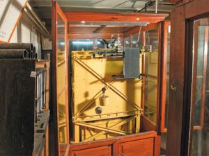 Vertical seismograph - Wiechert'sche Erdbebenwarte Göttingen